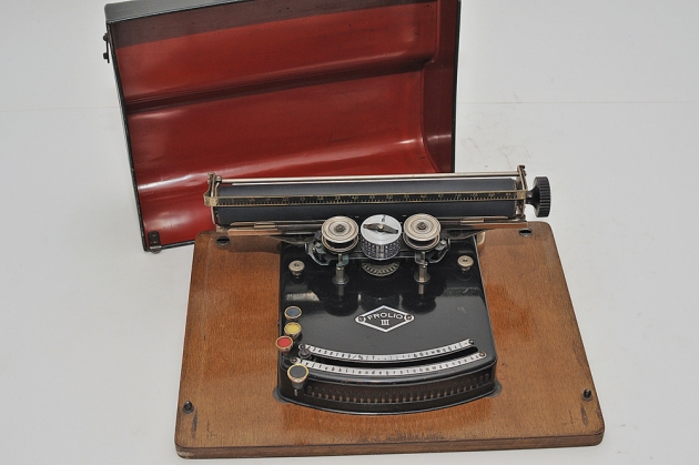 1925 Frolio III on the Typewriter Database