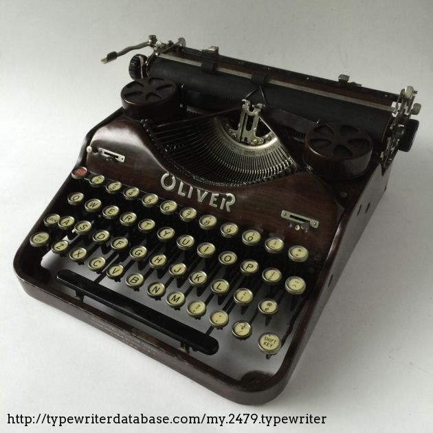 1932 Oliver Portable on the Typewriter Database