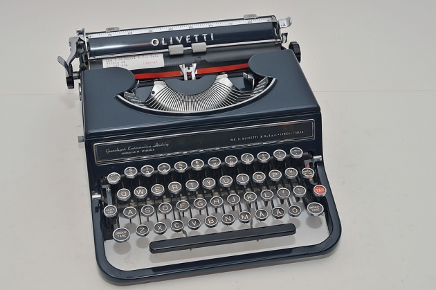 1947 Olivetti Studio 42 on the Typewriter Database