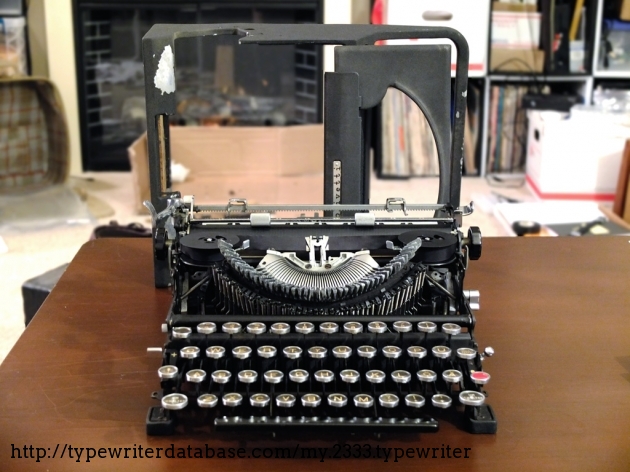 1943 Olivetti Studio 42 on the Typewriter Database
