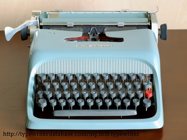 196x Olivetti Studio 44 on the Typewriter Database