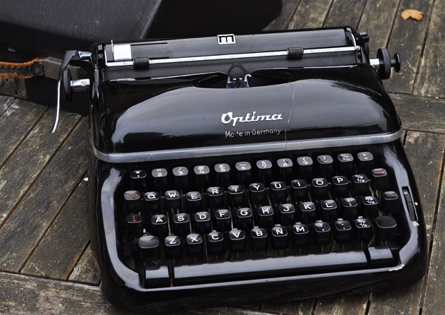 1956 Optima Elite 3 on the Typewriter Database