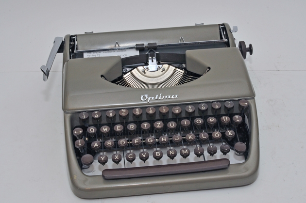 1957 Optima P1 on the Typewriter Database