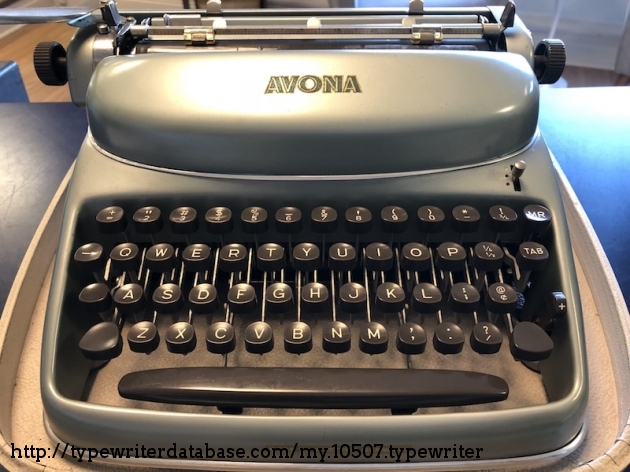 1959 Avona (Alpina) Portable on the Typewriter Database