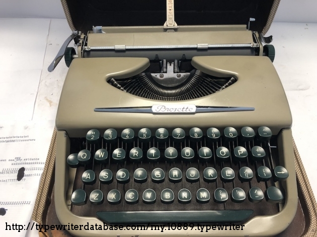 1954 Brosette Portable on the Typewriter Database