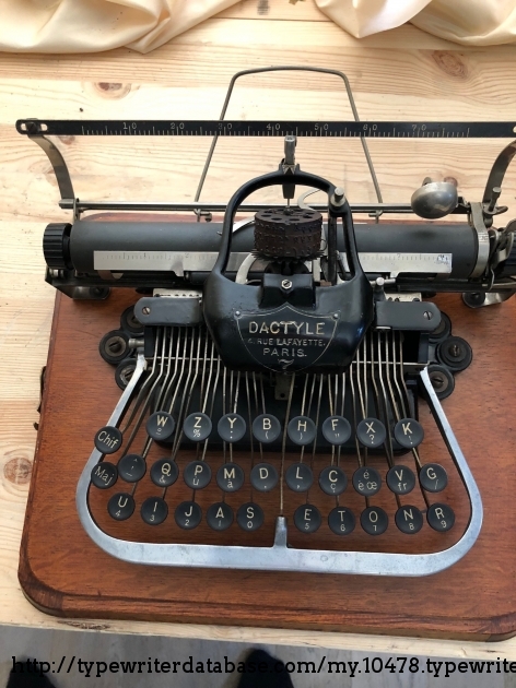 1898 Dactyle 7 on the Typewriter Database