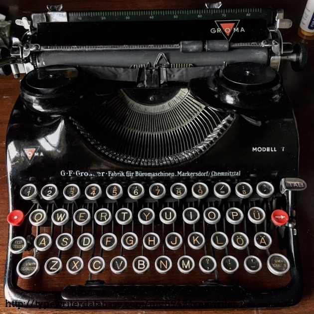 1944 Groma Modell T on the Typewriter Database