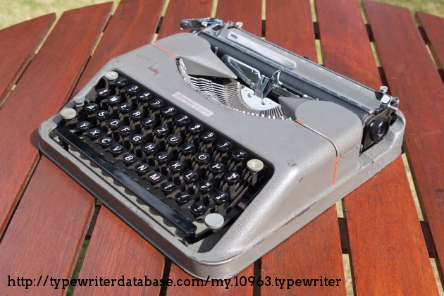 1940 Hermes Baby on the Typewriter Database