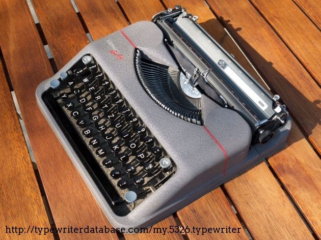 1946 Hermes Baby on the Typewriter Database