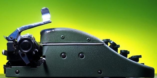 1955 Simpson's (Oliver) Portable on the Typewriter Database