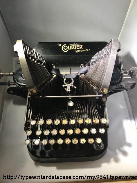 1919 Oliver Courier on the Typewriter Database