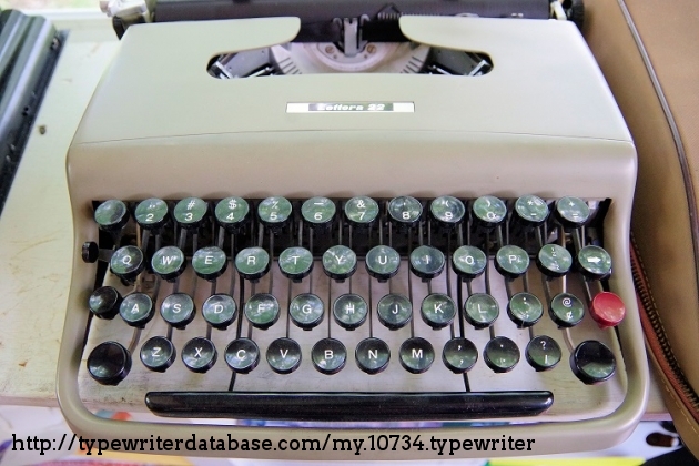 1950 Olivetti Lettera 22 on the Typewriter Database