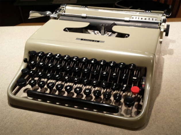 1950 Olivetti Lettera 22 on the Typewriter Database