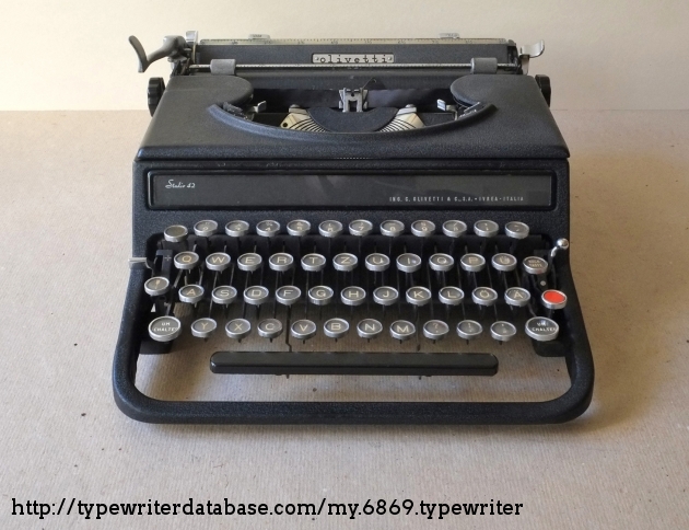 1944 Olivetti Studio 42 on the Typewriter Database