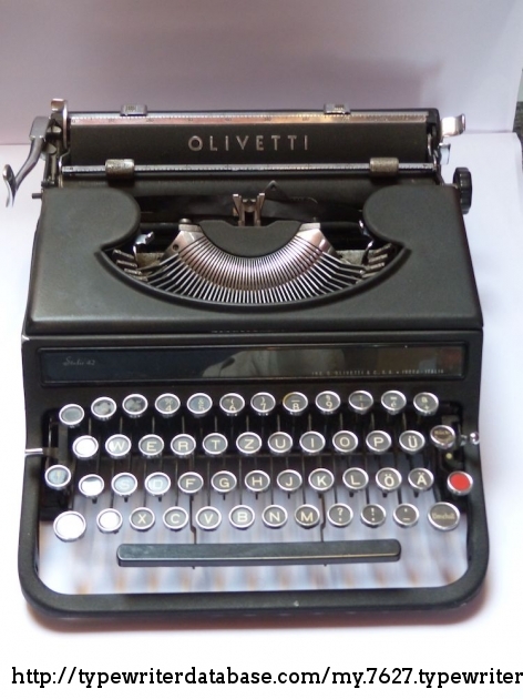 1942 Olivetti Studio 42 on the Typewriter Database