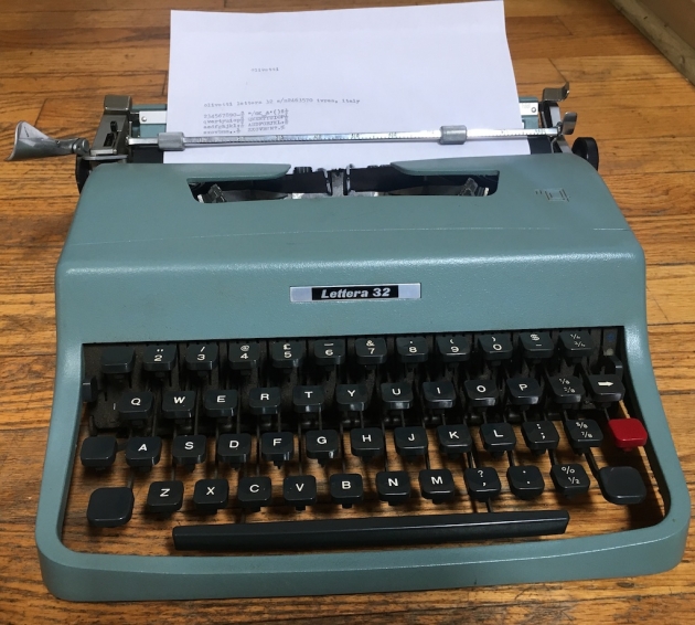 1965 Olivetti Lettera 32 on the Typewriter Database