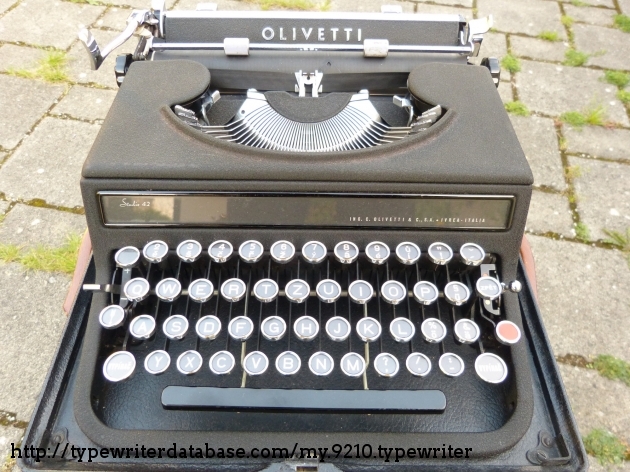 1941 Olivetti Studio 42 on the Typewriter Database