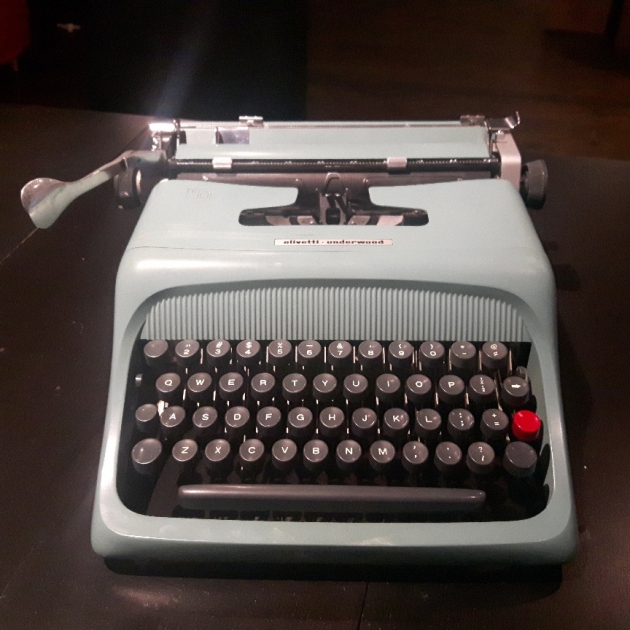 196X Olivetti Studio 44 on the Typewriter Database