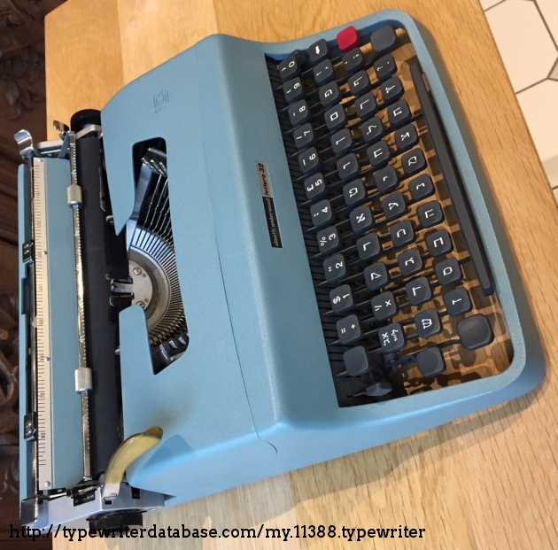 1967 Olivetti Lettera 32 on the Typewriter Database