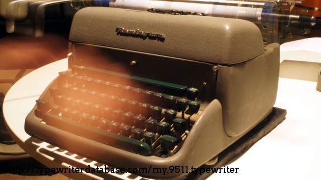 1953 Remington Super-Riter on the Typewriter Database