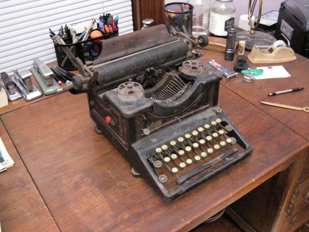 1916 Rex Visible 4 on the Typewriter Database