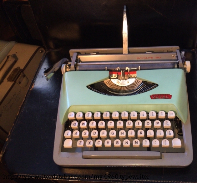1962 Royal Royalite 120 on the Typewriter Database