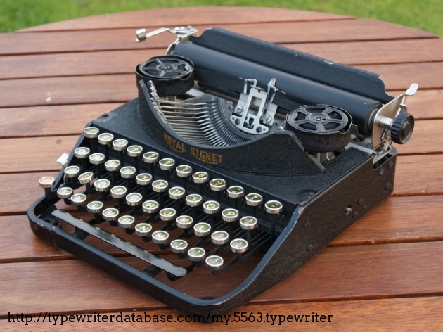 1932 Royal Signet Junior on the Typewriter Database
