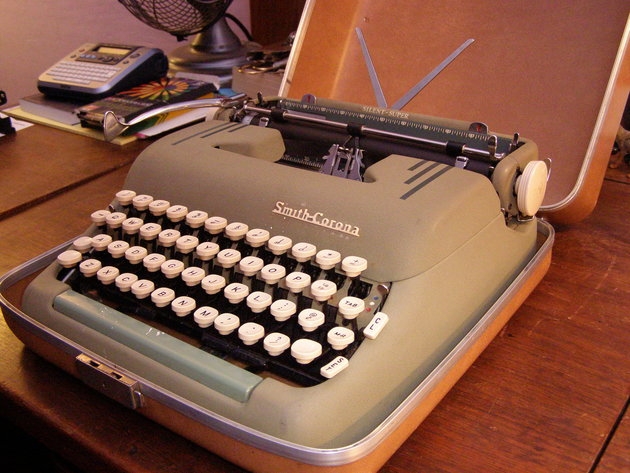 1956 Smith Corona Silent Super on the Typewriter Database